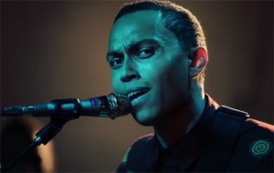 Sebastian Mikael Performs "Speechless" at Converse Rubber Tracks ...